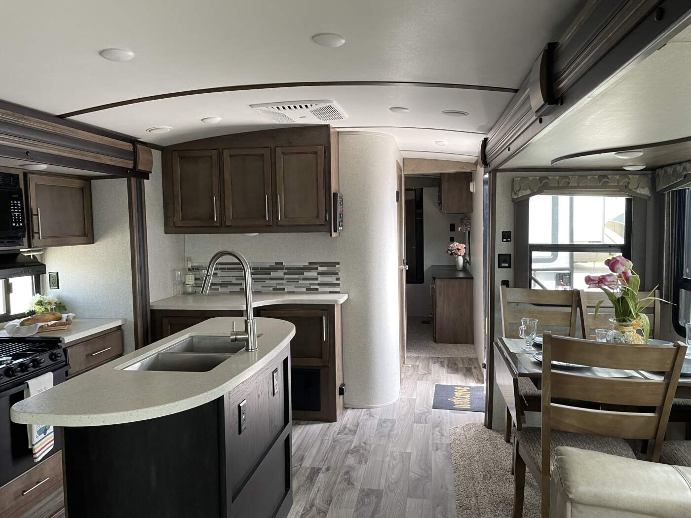 2018 Keystone Cougar X-Lite Series 32RLI | RV Sales New Mexico