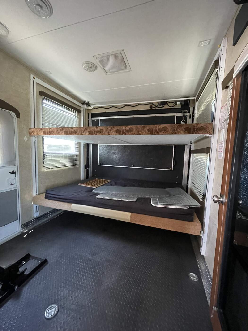 2010 Raptor Toy Hauler 300MP | RV Sales New Mexico