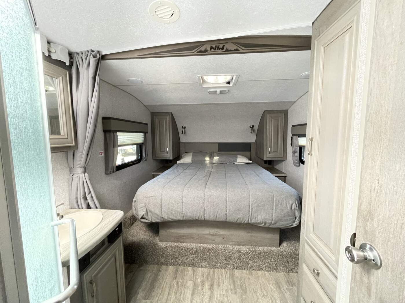 2024 Fox Mountain 235RLS | RV Sales New Mexico