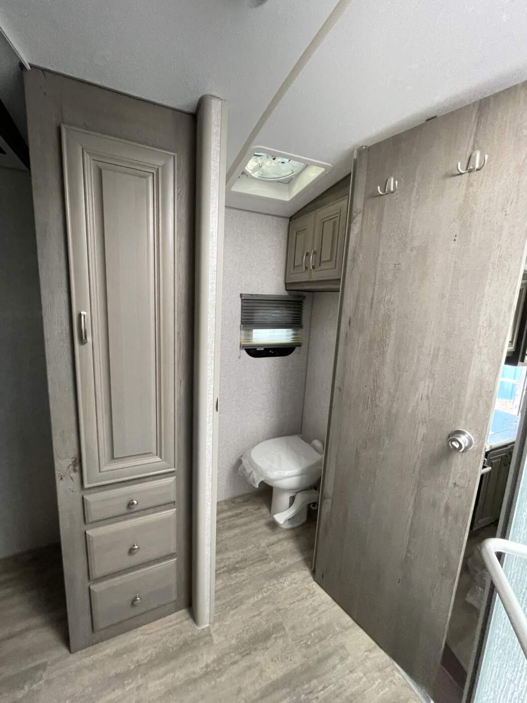 2024 Fox Mountain 235RLS | RV Sales New Mexico