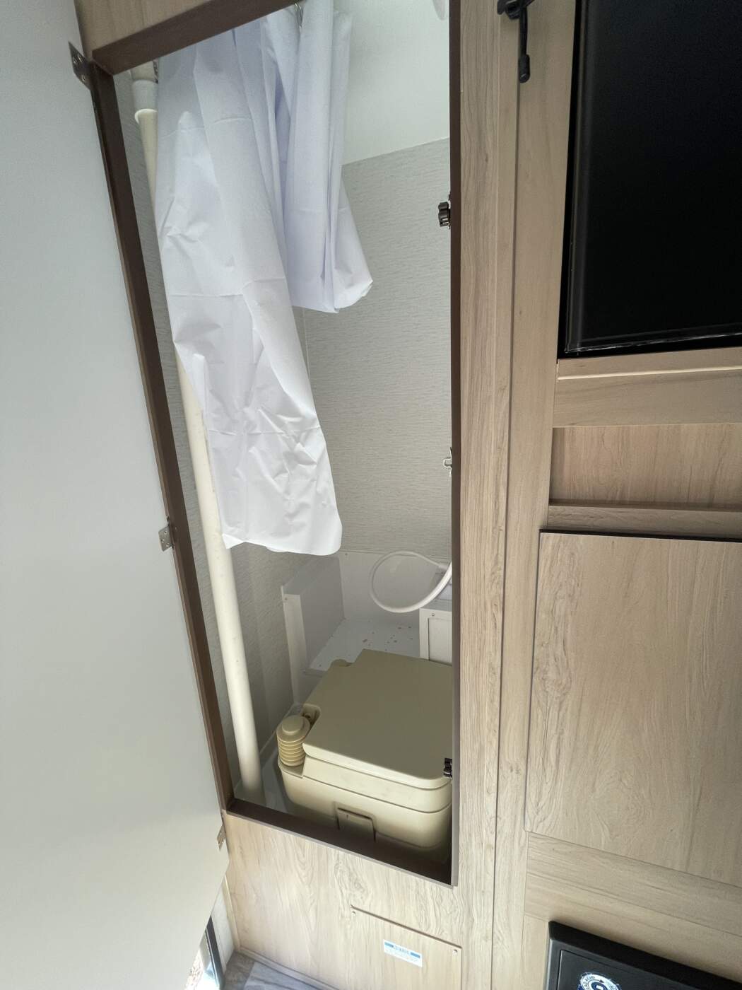 2024 Atom 600 Truck Camper | RV Sales New Mexico